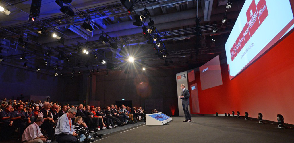 Wearables and Virtual Reality Steal Spotlight from Smartphones at IFA ...